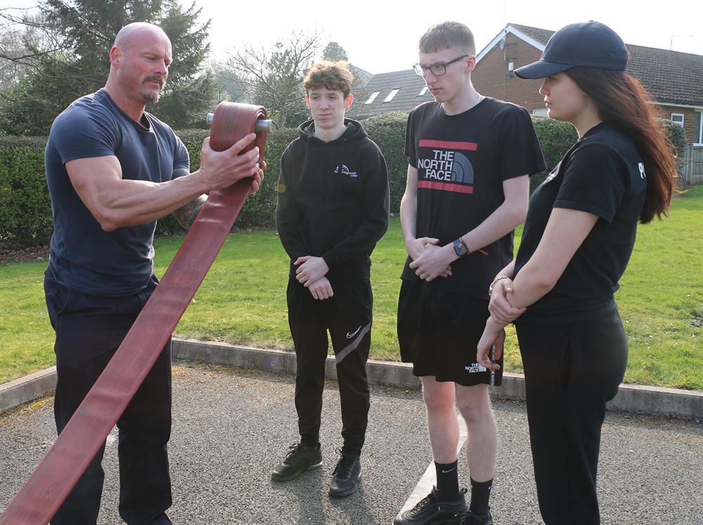 Students put through paces by Mansfield firefighters - West Notts College